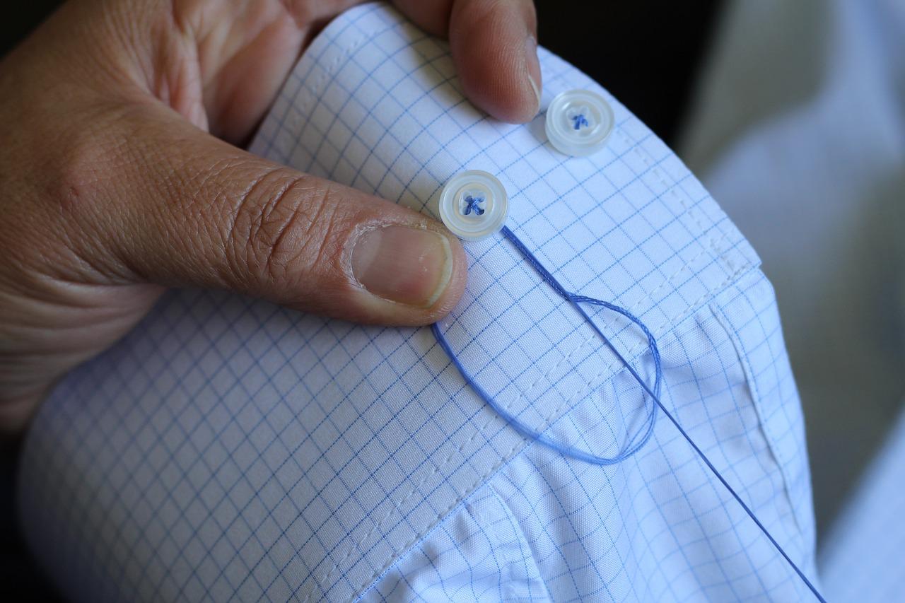 Sewing By Hand Or With A Sewing Machine - Shannons Sew And Sew